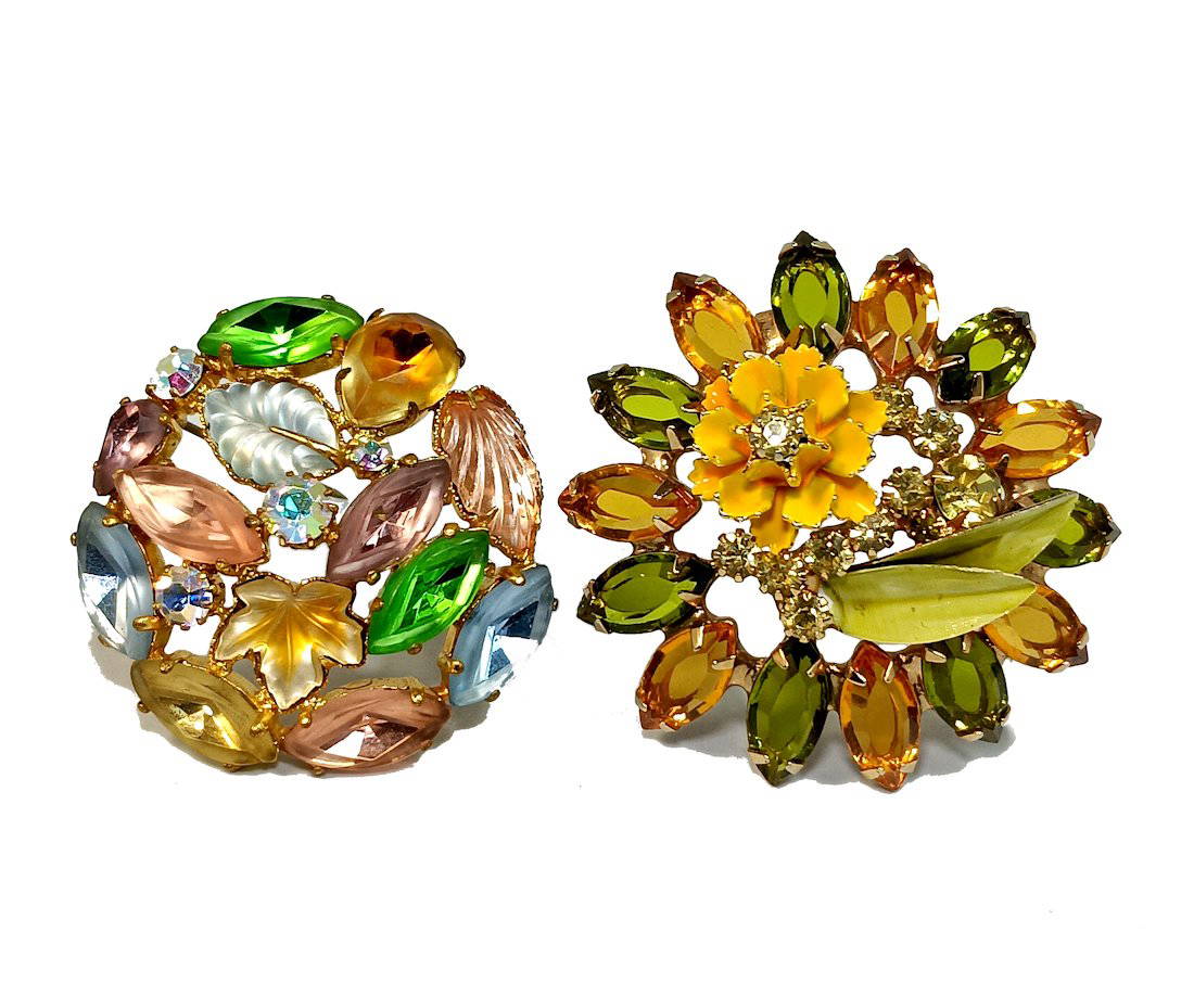 2 Alice Caviness Designer Vintage Brooches Carved Stones Auction