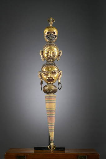 Tibetan ritual staff in gilded copper (L59cm) (#0320) on Feb 28, 2023 ...