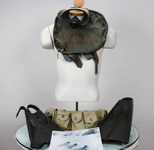 Udt Navy Seal Amphibious Landing Equipment Ww2 / Korea