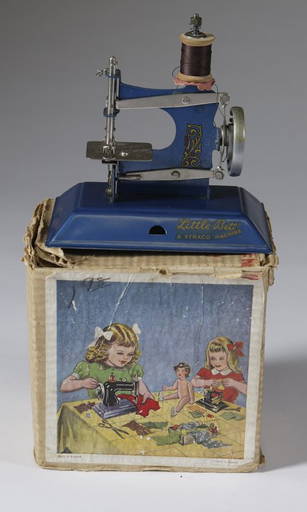 Vintage 1940's Little Betty Toy Sewing Machine