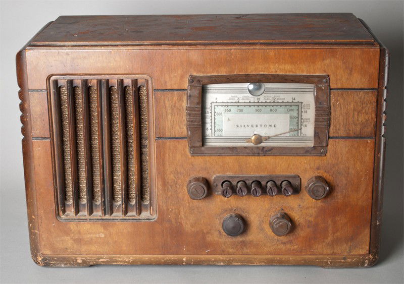 767: Sears Silvertone Tube Radio Model 6125