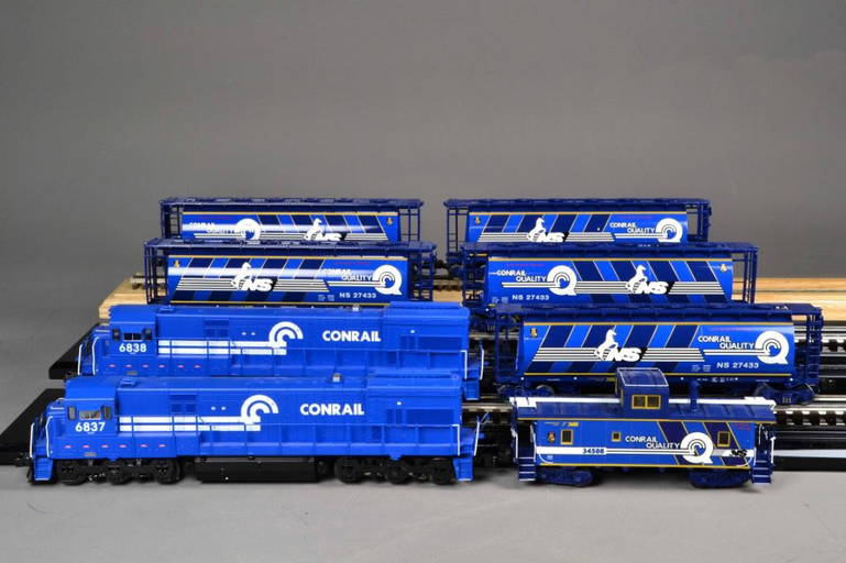 (8) Lionel Conrail Toy Train Set