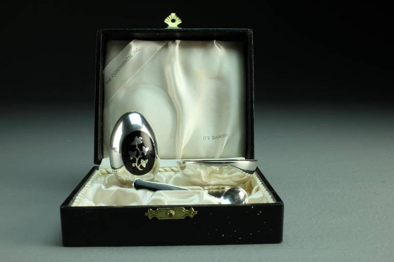 Meka Danish Sterling & Enamel Salt, Spoon & Shaker Set - Dec 11, 2013 ...