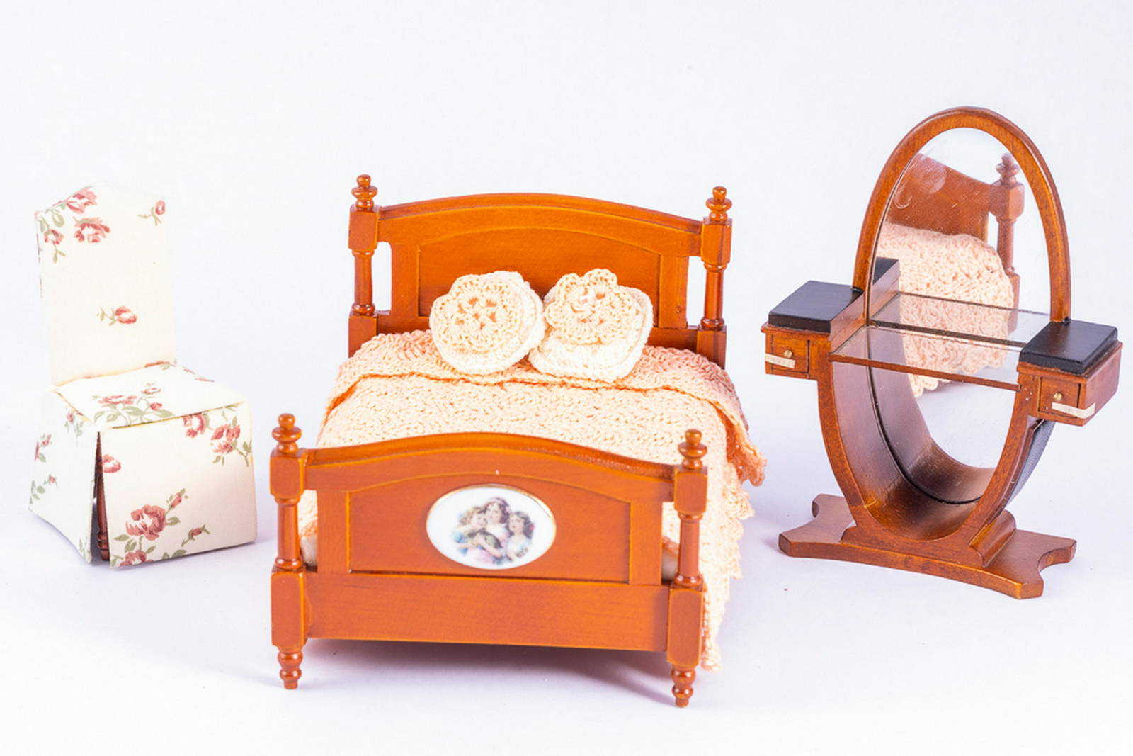 Retired Reutter Porcelain Bed & Chair With Bespaq Oval Mirror With ...