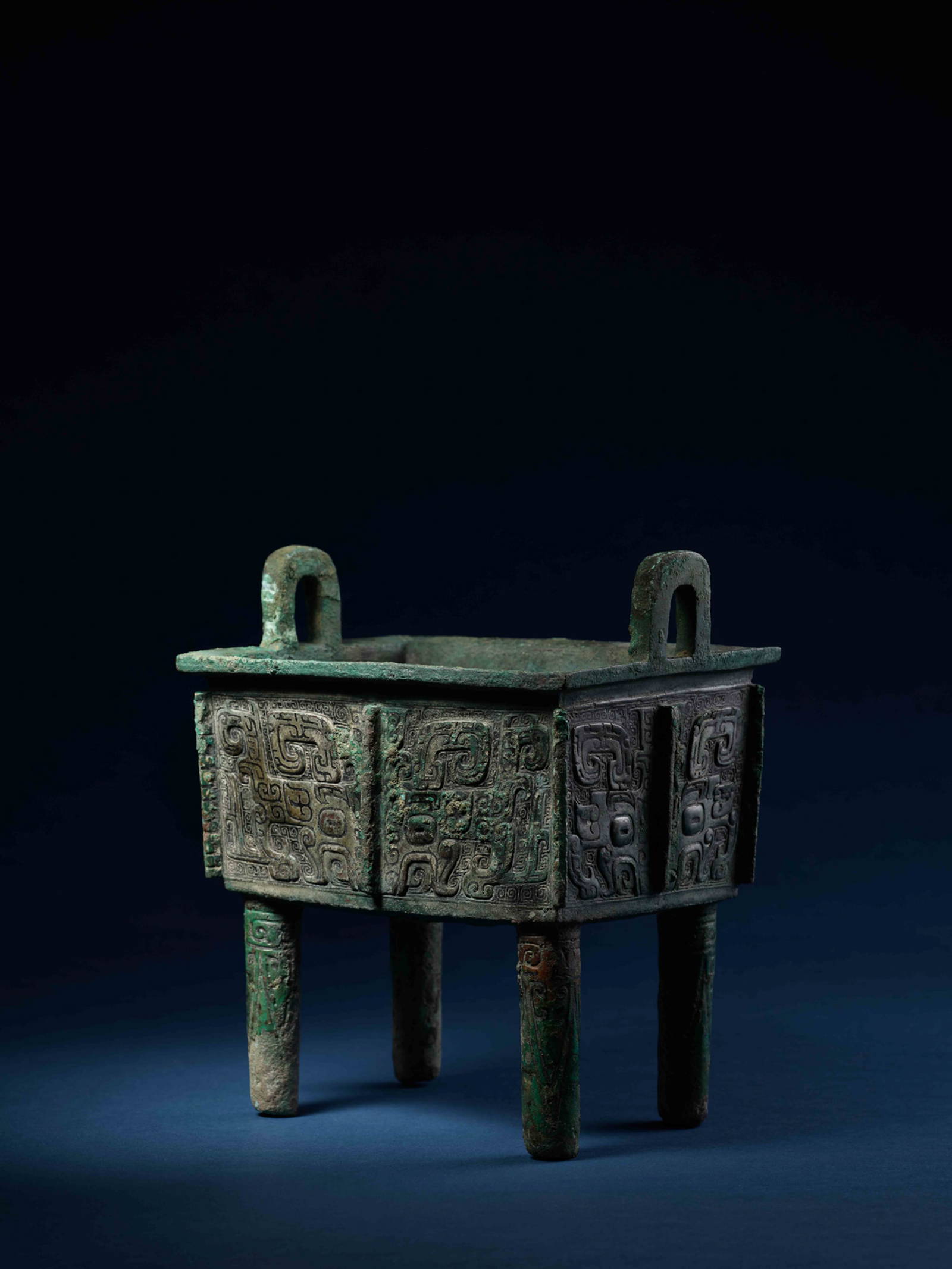 A Bronze Ritual Food Vessel, Fangding Auction
