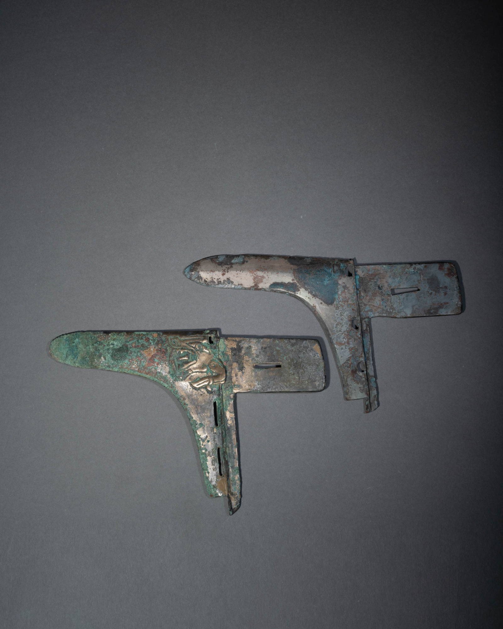 A Bronze 'tiger' Dagger-axe, Ge / A Bronze Dagger-axe, Ge Auction