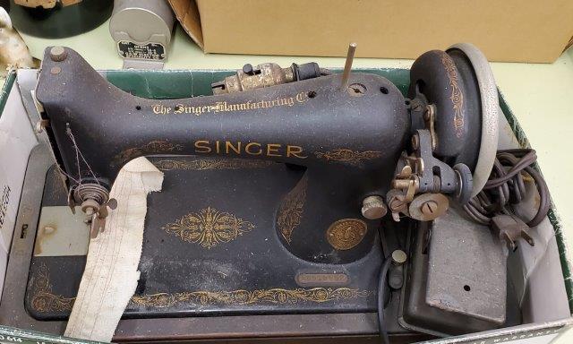 Singer Sewing Machine Made In Febrary 1929 Model 99