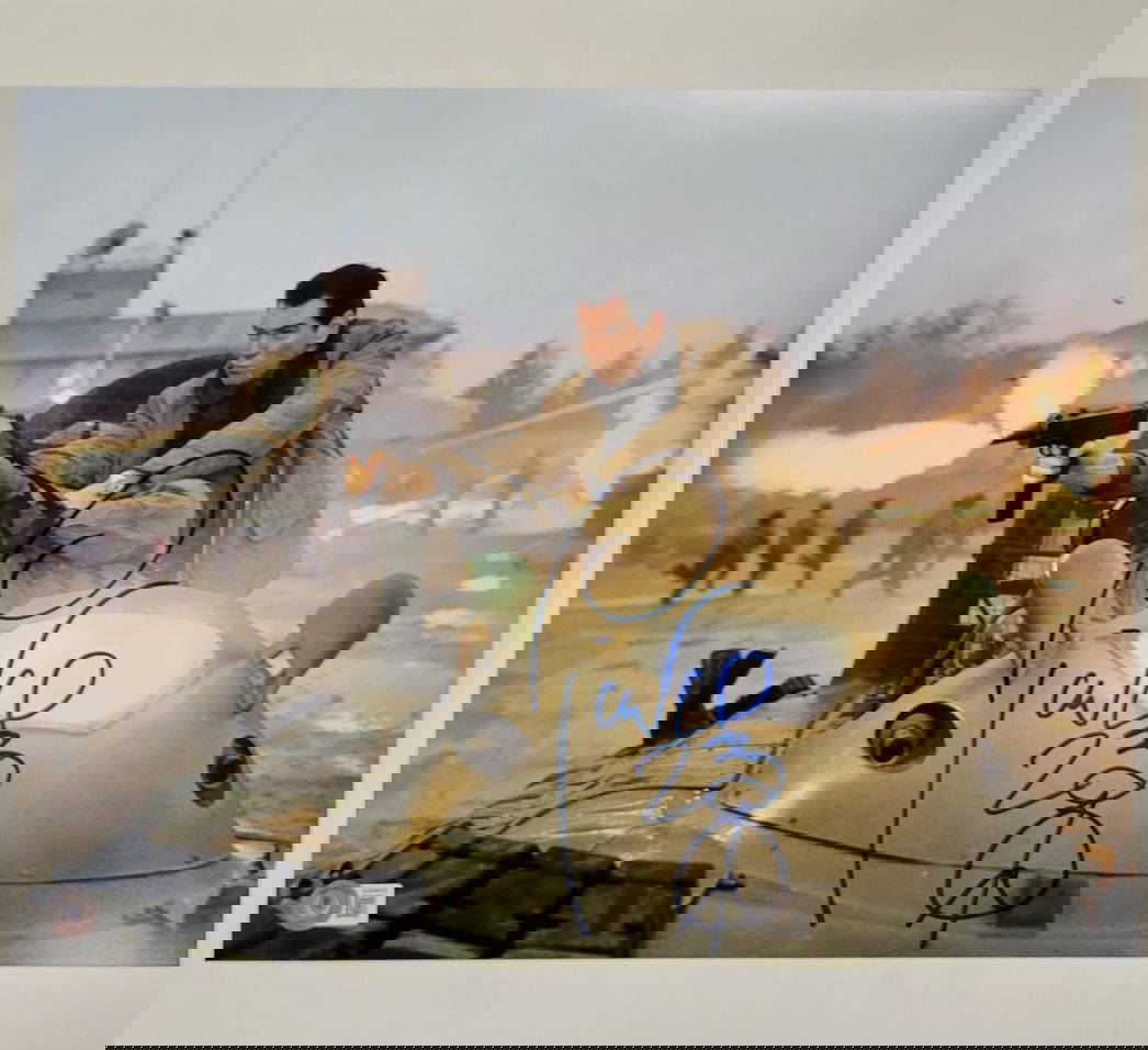 Pierce Brosnan Signed 007 James Bond 11x14 Photo Autograph Beckett Bas ...