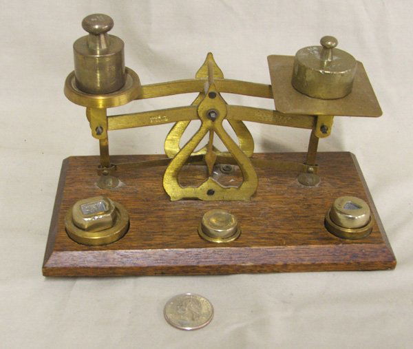 1006: Antique Gold Scale With Weights 7''x4''x.75''