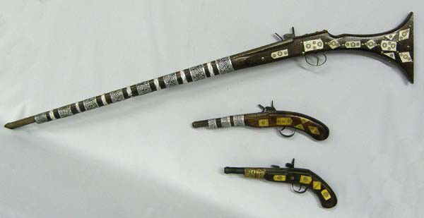 Wall Decor Musket and Pr. of Derringers