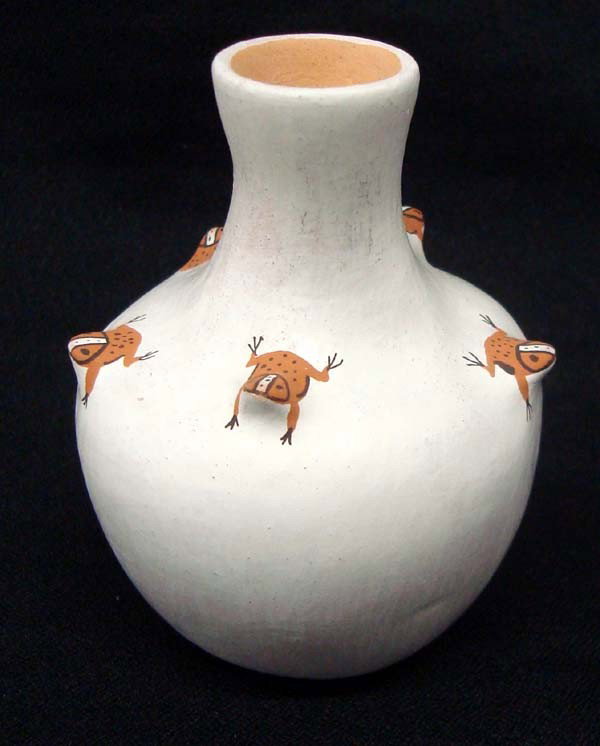 Zuni Frog Pottery By Agnes Peynetsa - Dec 11, 2011 | Desert West ...