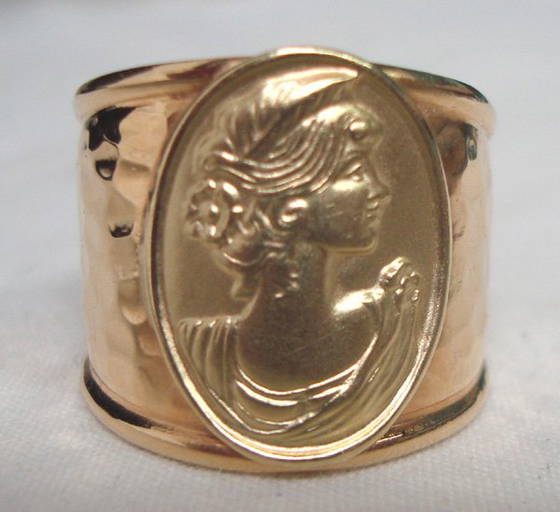 18kt Italian Gold Cameo Ring