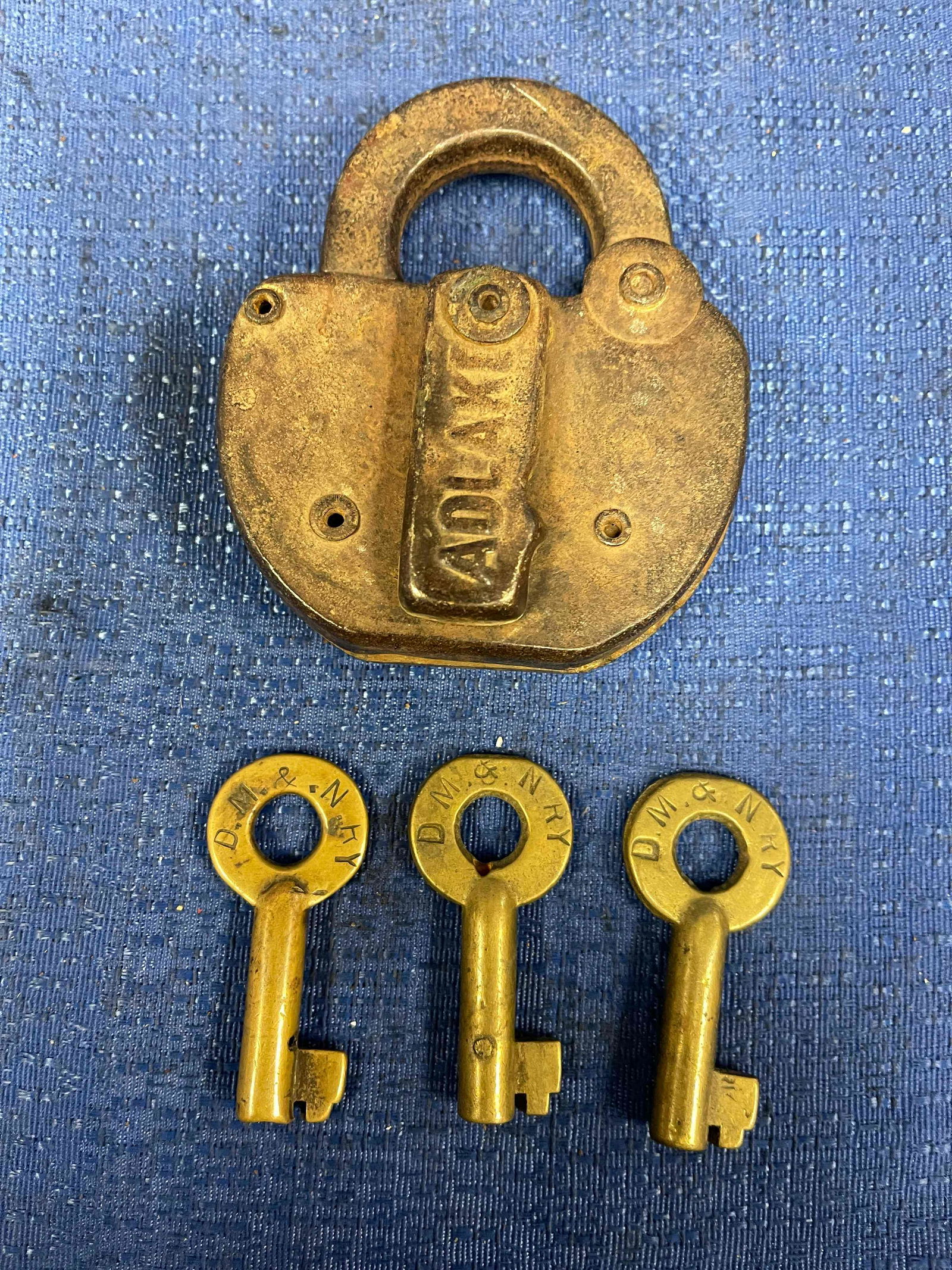 D&ir / D.m.&n. Lock & Keys