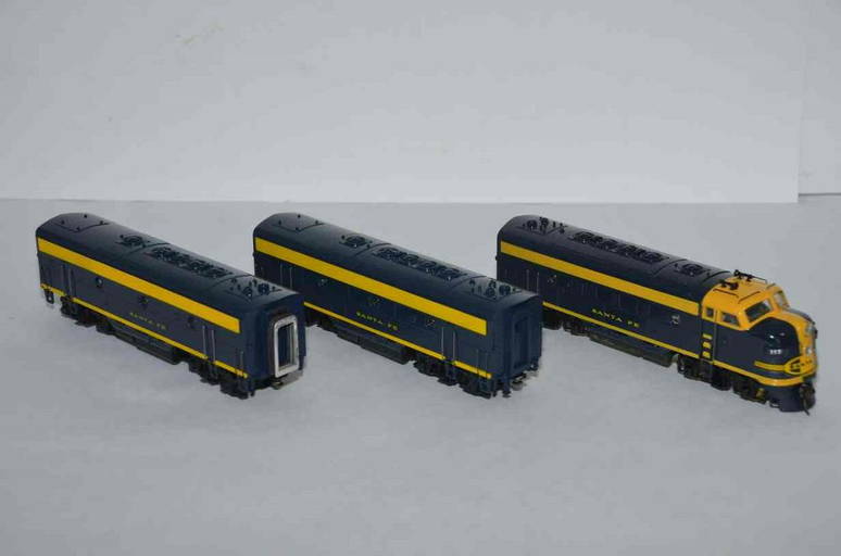 Athearn Blue Box Santa Fe F7ABB Set-HO Scale (#282166) on Jan 14, 2023 ...