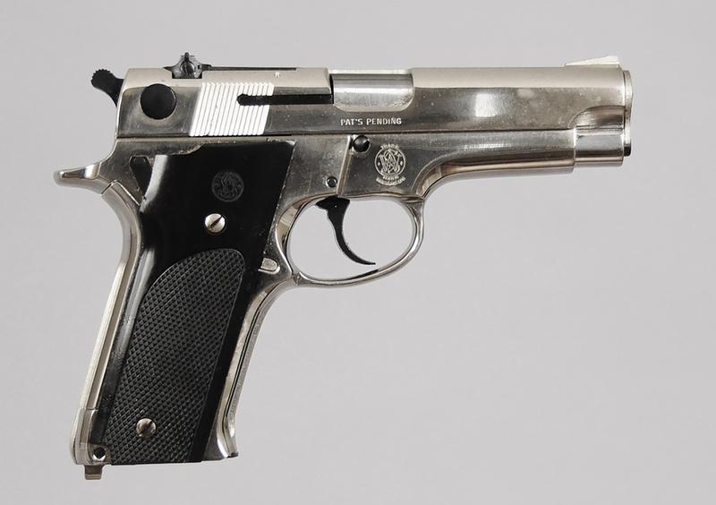 For Auction: Smith & Wesson Model 59 Semi Auto Pistol (#0008) on Dec 11 ...