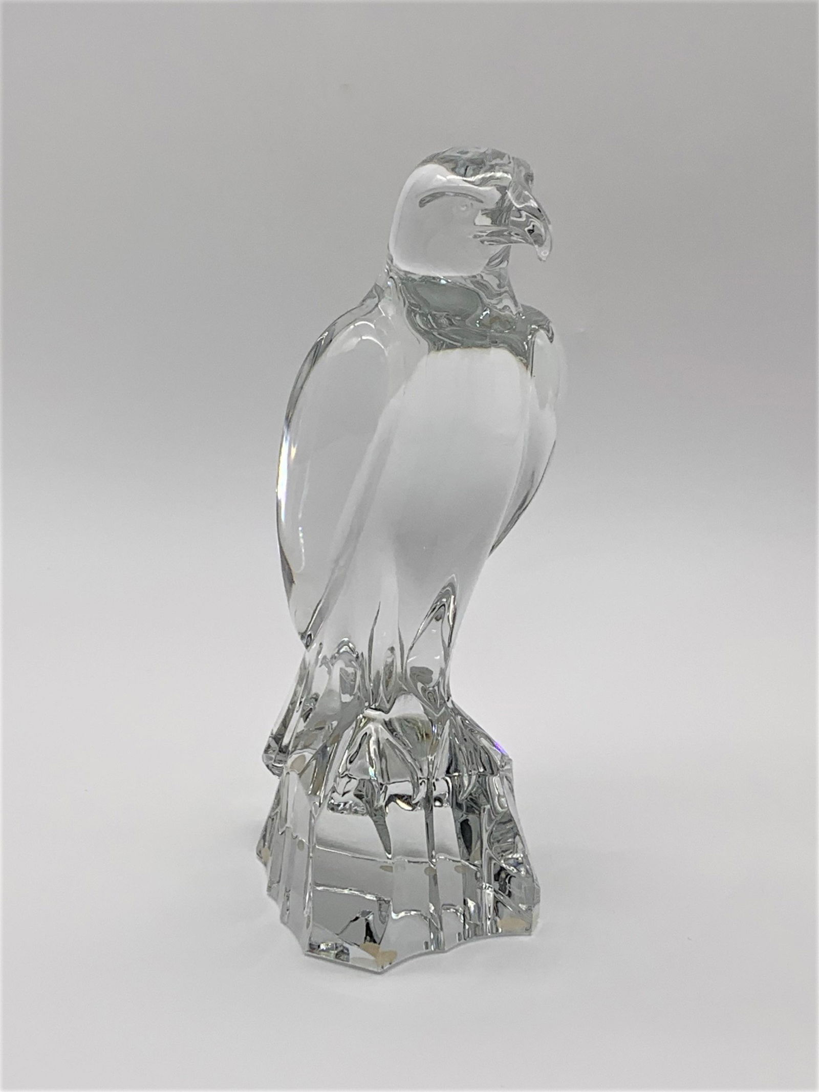 Baccarat Crystal Falcon Figurine (#0003) on Oct 27, 2021 | Anzardo's ...