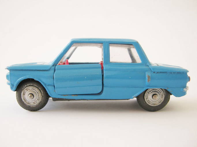 Russian Ussr 1:43 Model Car Toy Zaz Gaz Niva Volga