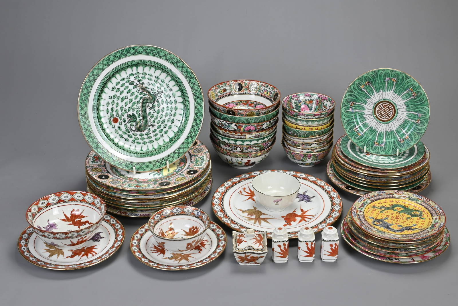 A Large Quantity Of Vintage Chinese Hong Kong Yuet Tung Porcelain ...