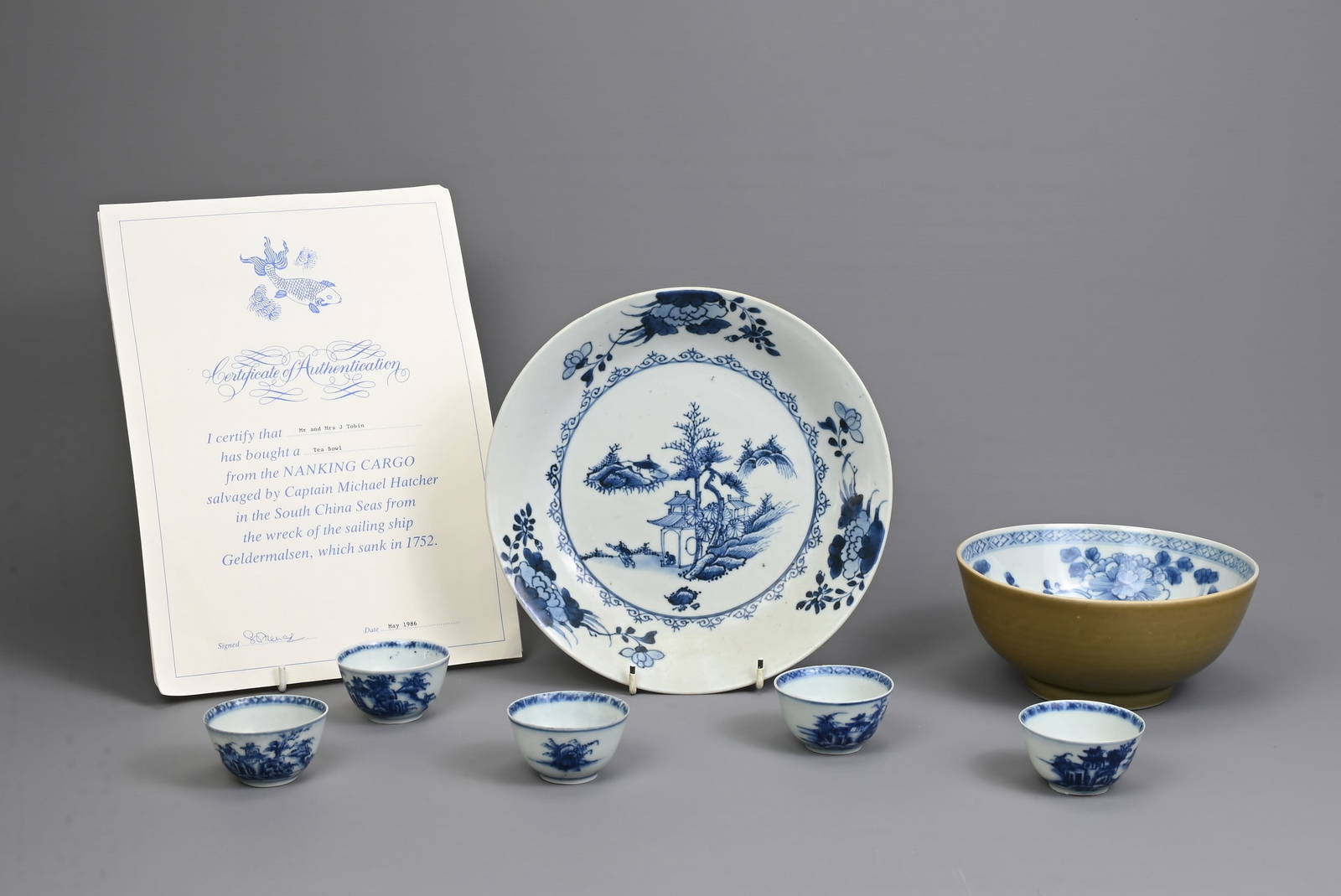A Group Of Chinese Nanking Porcelain Items, 18th Century. To Include A ...