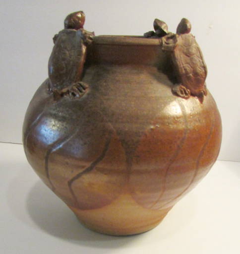 Suzanne Kent Chester County Pa Pottery Turtle Vase