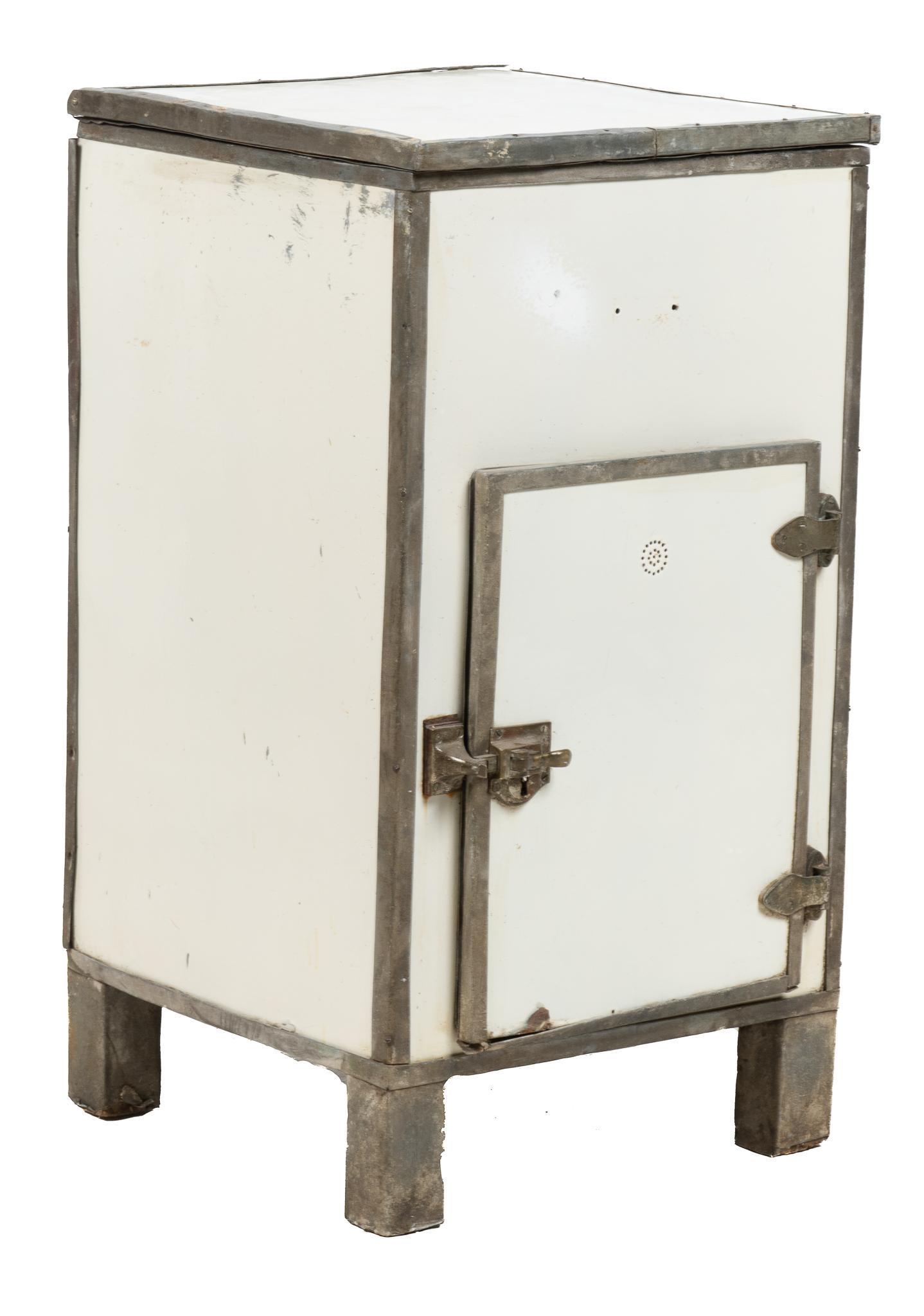 Vintage Ice Box Auction
