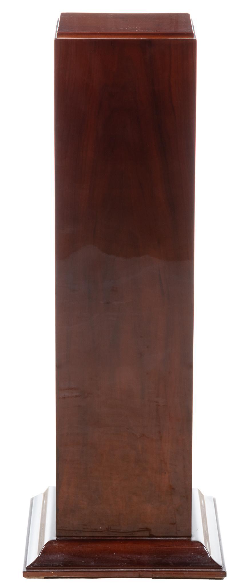 Wooden Pillar Display Stand Auction