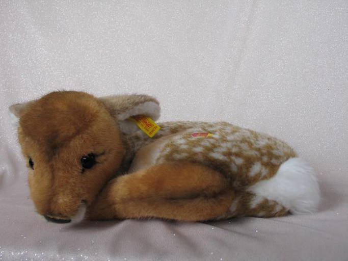 Frozen Steiff 'Lorli' Fawn lying 38cm long 1978-89 . (#0126) on Feb 12 ...