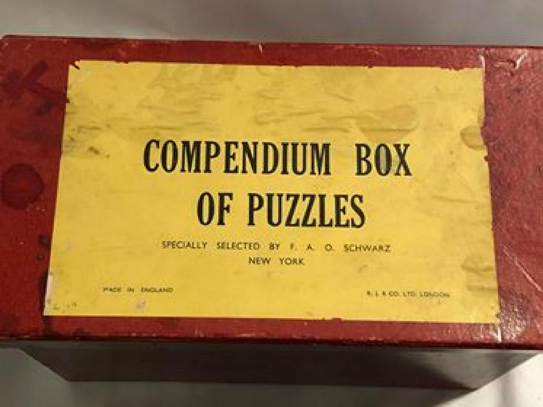 1940's Engish Compendium Box Of Puzzles