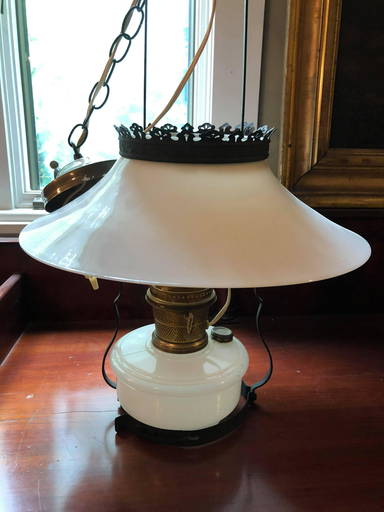 Antique Opalescent/aladdin Style Lamp With Metal Band