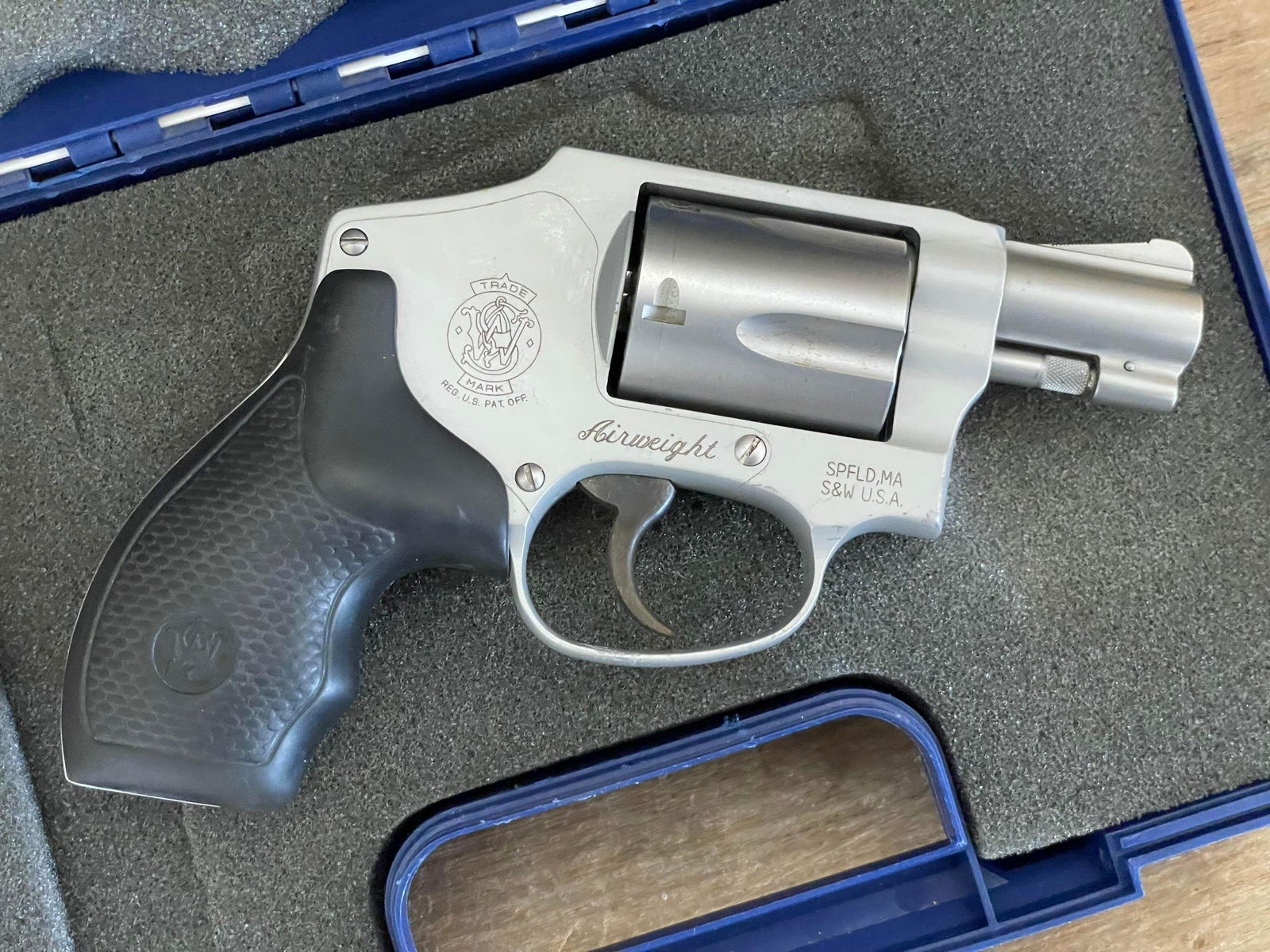 Smith And Wesson Airweight Hammerless .38SPL Revolver With Case CNZ7950 ...