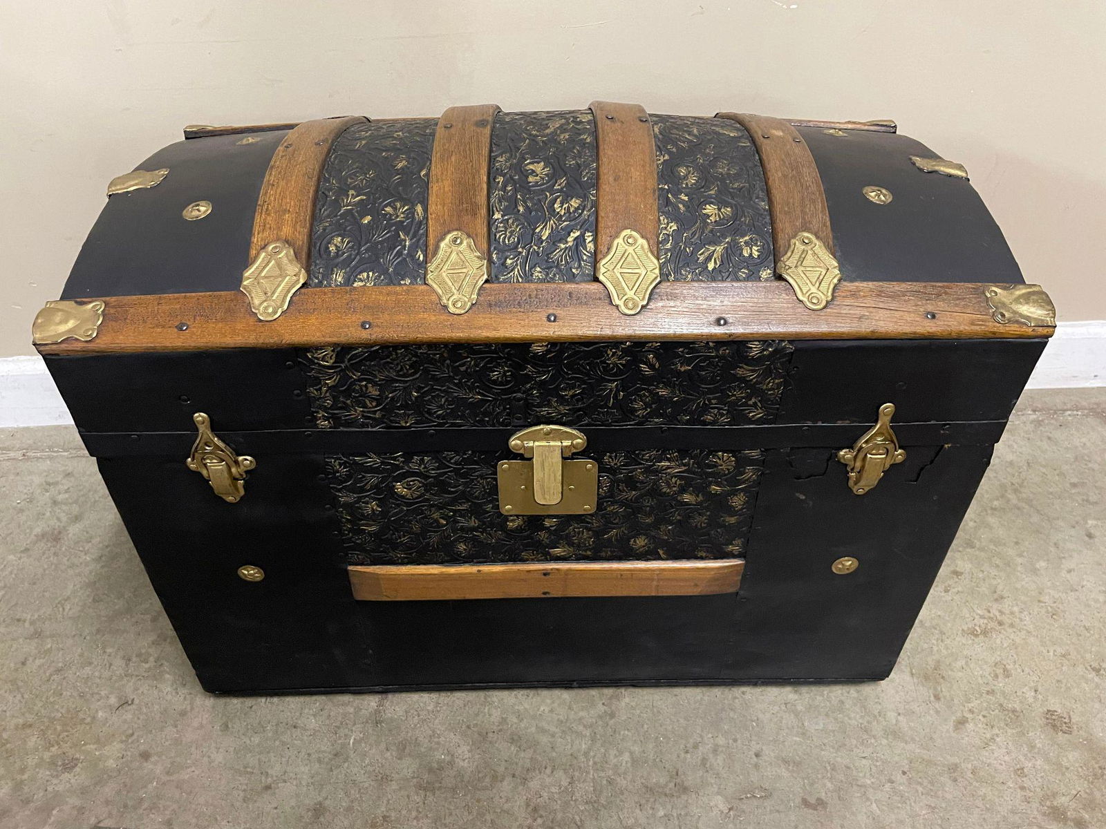 Beautiful Antique Camel Back Trunk With Wooden Insert