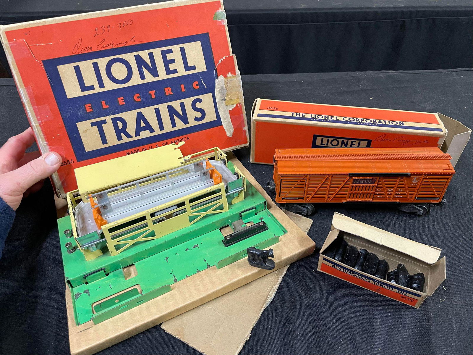 Lionel Operating Cattle Car