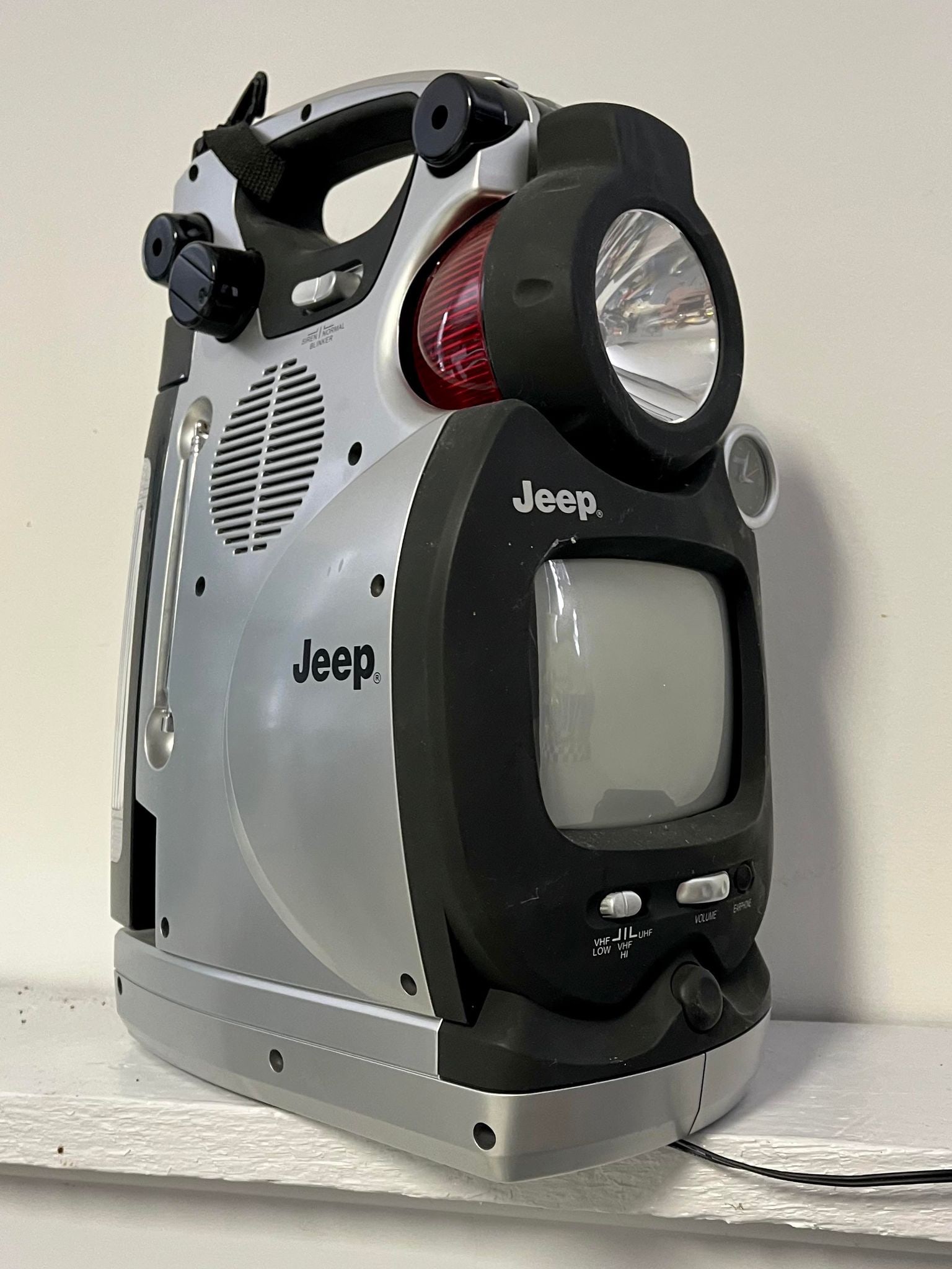 Jeep Am/fm Weather Band Radio Ac / Dc Rechargeable Circuit Two Way Multifunction Fluorescent ...