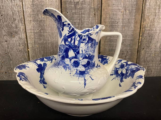 Royal Doulton Burslem Buttercup Blue Transfer Pitcher & Basin Set