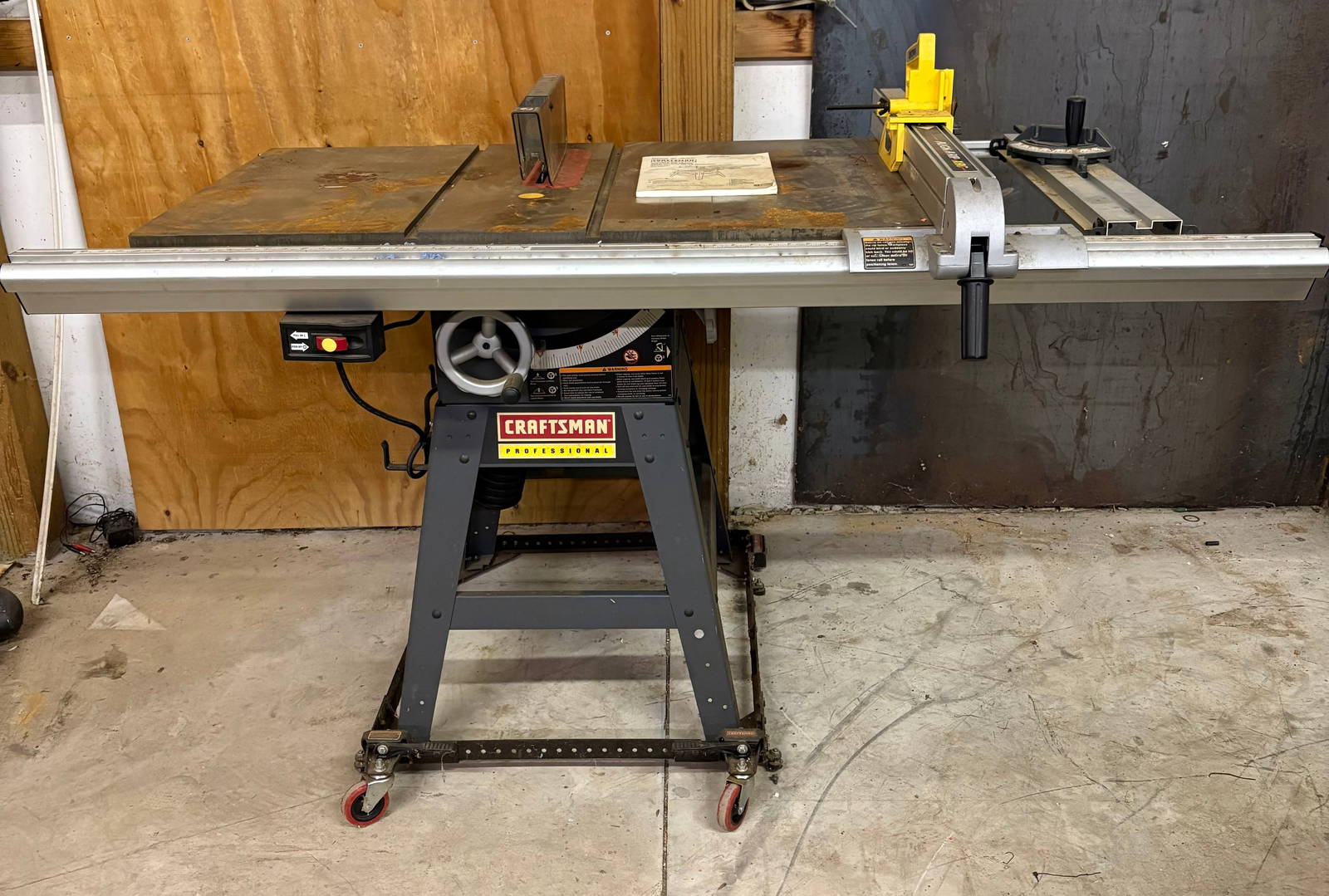 Craftsman Professional 10" Table Saw Model No.315.228510 On Mobile Base 42"x70"x43" Auction