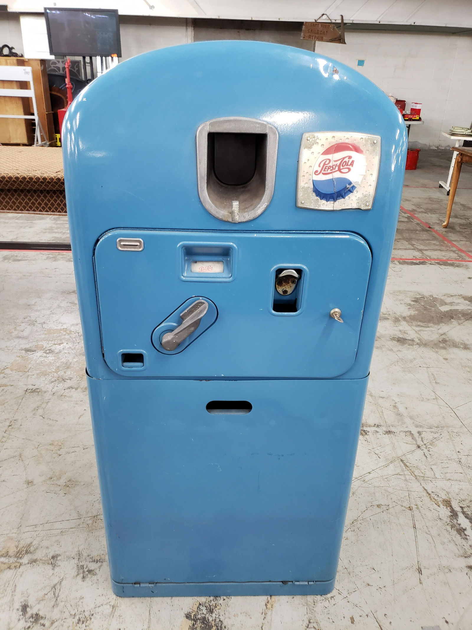 Vintage Pepsi Cola Vending Machine With Key Cools