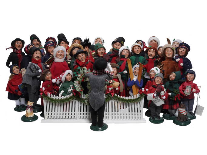 Lot Of Byers Choice Christmas Carolers Figurines