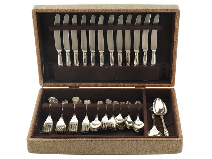 VINTAGE ENGLISH SILVER CUTLERY SET IN CASE (#0292) on Jan 07, 2023 ...