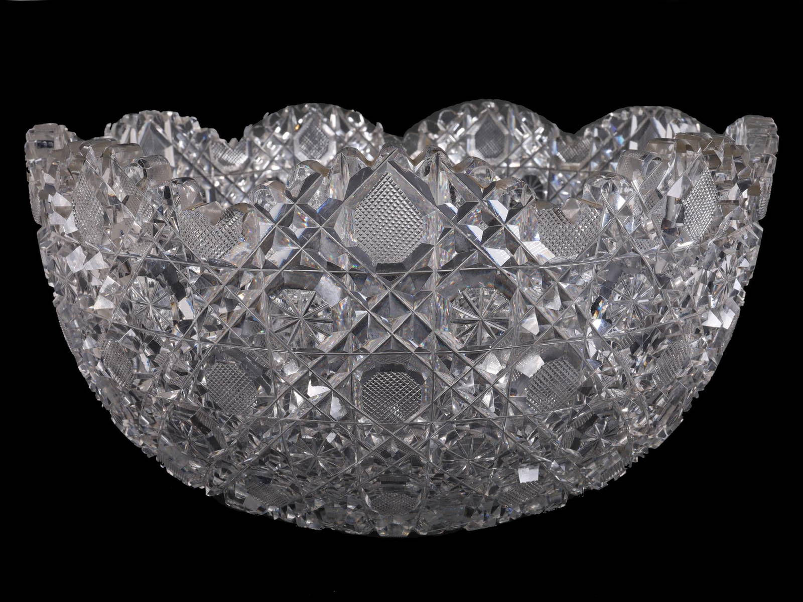 Large Cut Glass Center Bowl With Diamond Pattern Auction