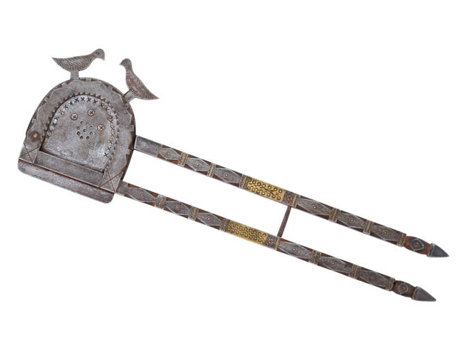 Antique Indian Sarauta Areca Nut Cutter