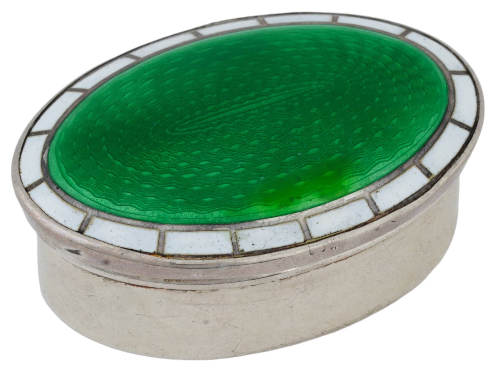 Guilloche Snuff Boxes & Tobacco Boxes for Sale at Auction