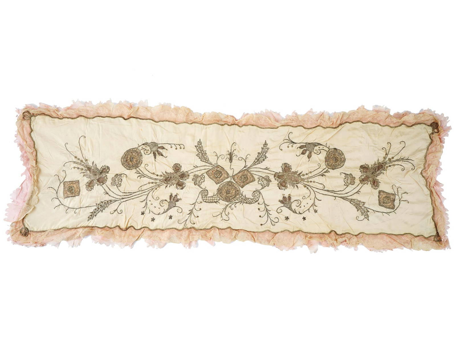 Lace Trunks & Chests for Sale at Auction