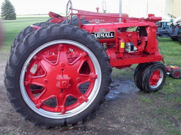 Farmall F 14 Tractor