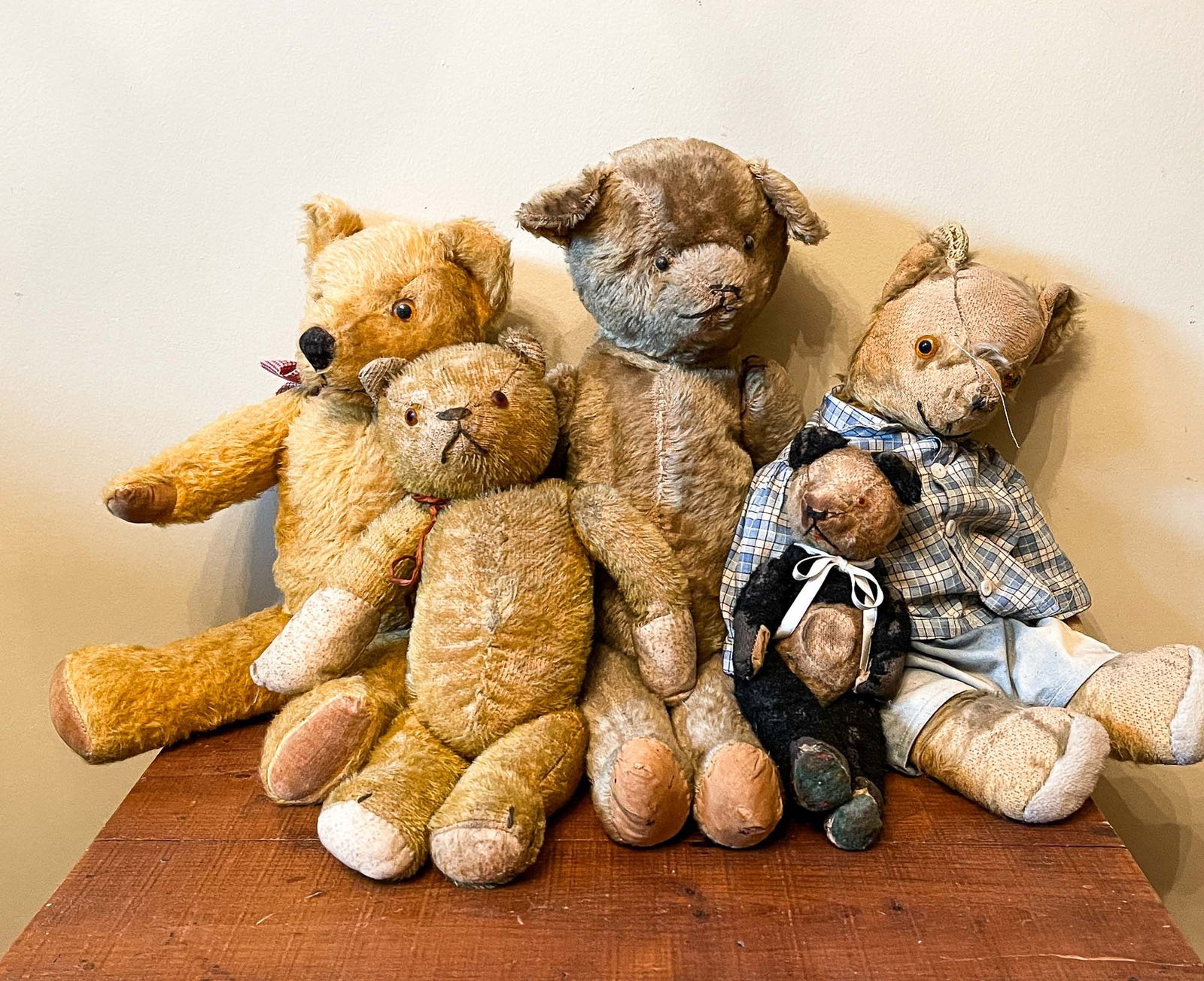 Five Jointed Bears. Auction
