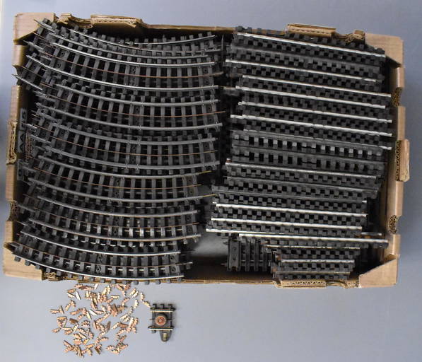 Large group of Lionel postwar O gauge Super-O track - Dec 07, 2019 ...