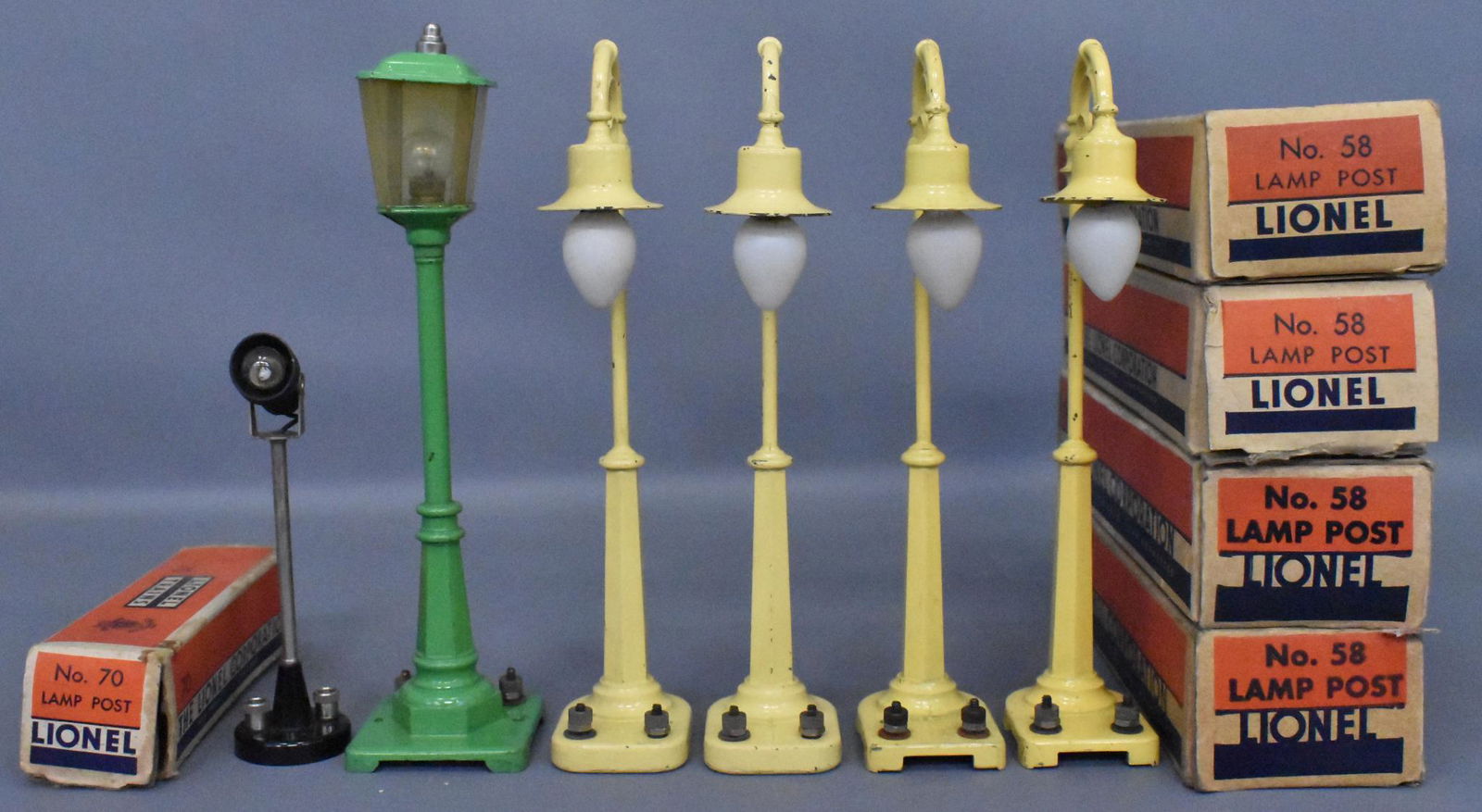 Six Lionel O gauge lamp posts with five original boxes - Dec 07, 2019 ...