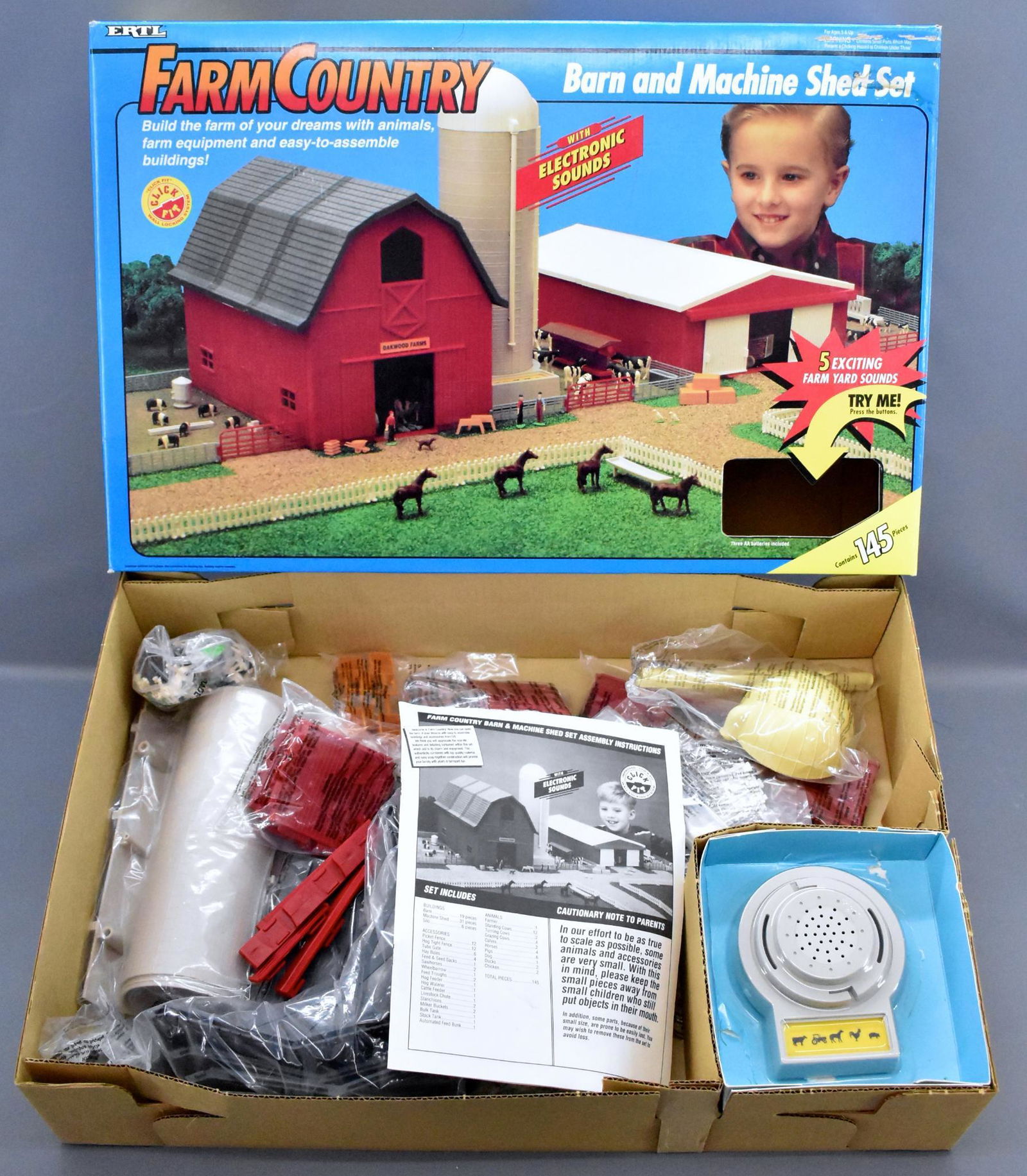 Mint Unused Ertl Farm Country Barn And Machine Shed Set