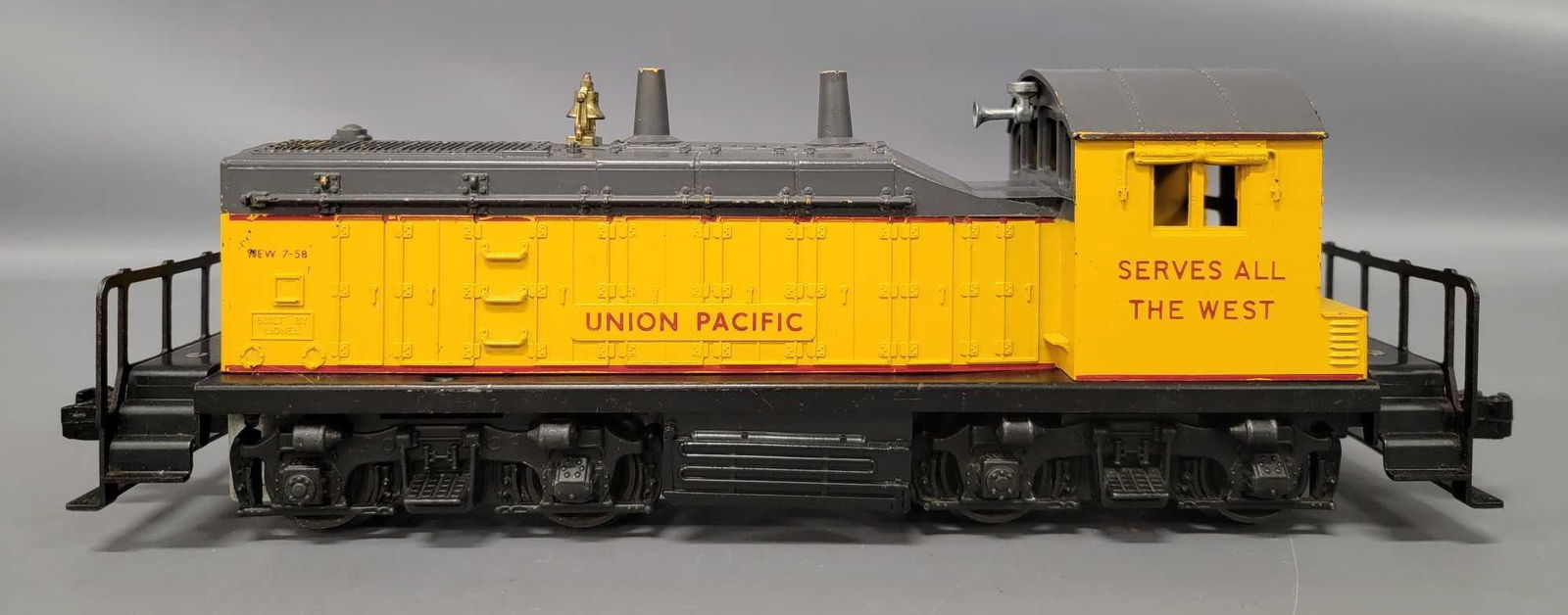 Lionel Postwar O 613 Union Pacific Nw 2 Diesel Switcher