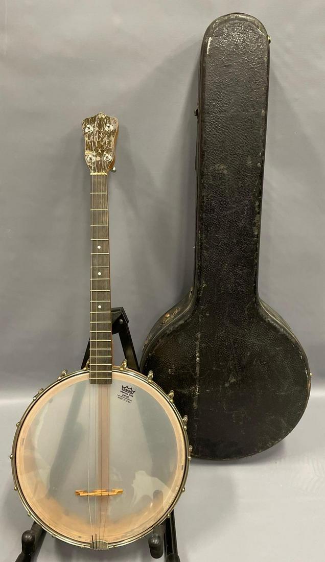 Unmarked Vintage 4 String Banjo With Case