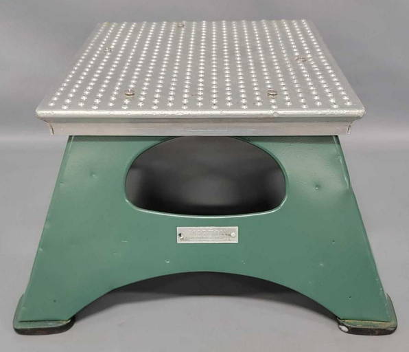 Morton Great Northern Train Boarding Step stool (#0280) on Jun 25, 2022 ...